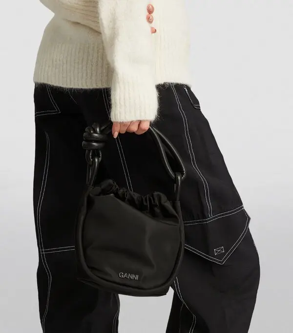 【GANNI 】SMALL KNOT BUCKET BAG A6506_5894_099_1.jpg