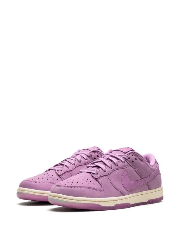 Nike Dunk Low Sneakers - Pink