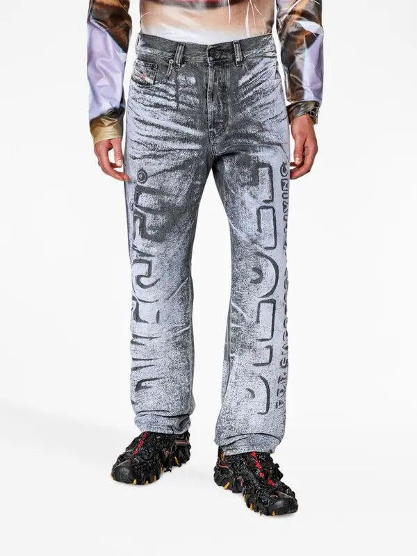 DIESEL® 2010 D-macs 007t5 Straight-leg Jeans
