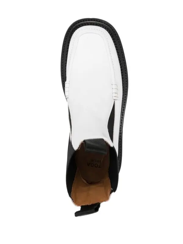 TOGA VIRILIS Charm-detail Ankle Boots - White