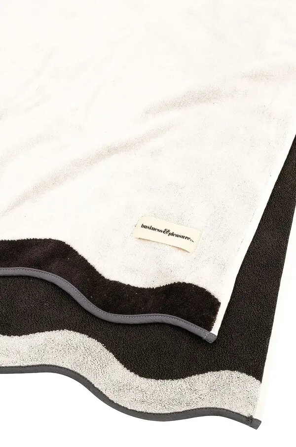 BUSINESS & PLEASURE Beach Towel In White - Riviera White