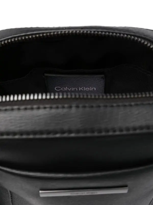 Calvin Klein Grained-texture Messenger Bag