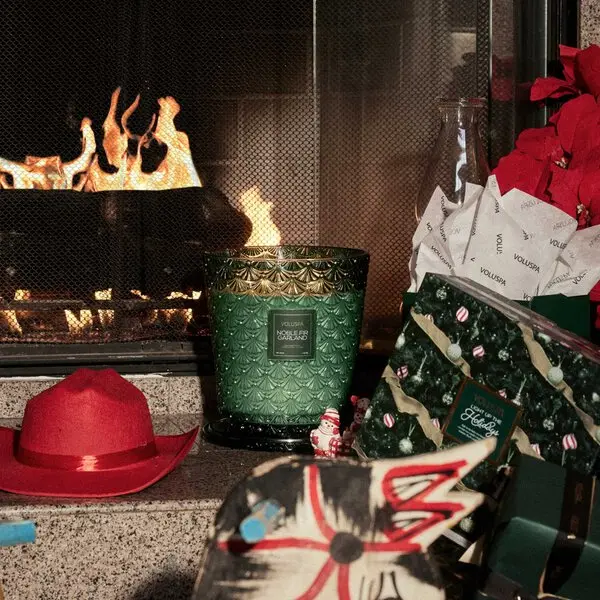 Voluspa Noble Fir Garland 5 Wick Hearth Candle, 123 Oz