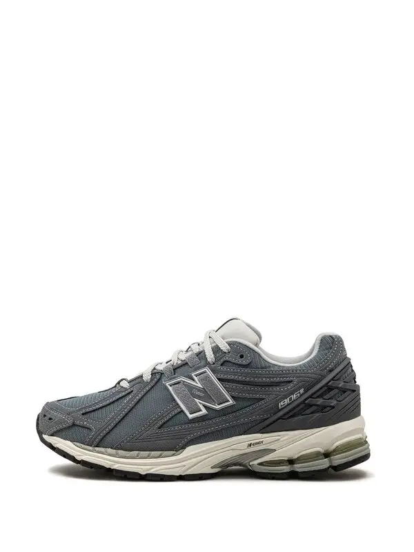 NEW BALANCE 1906r Low-top Sneakers