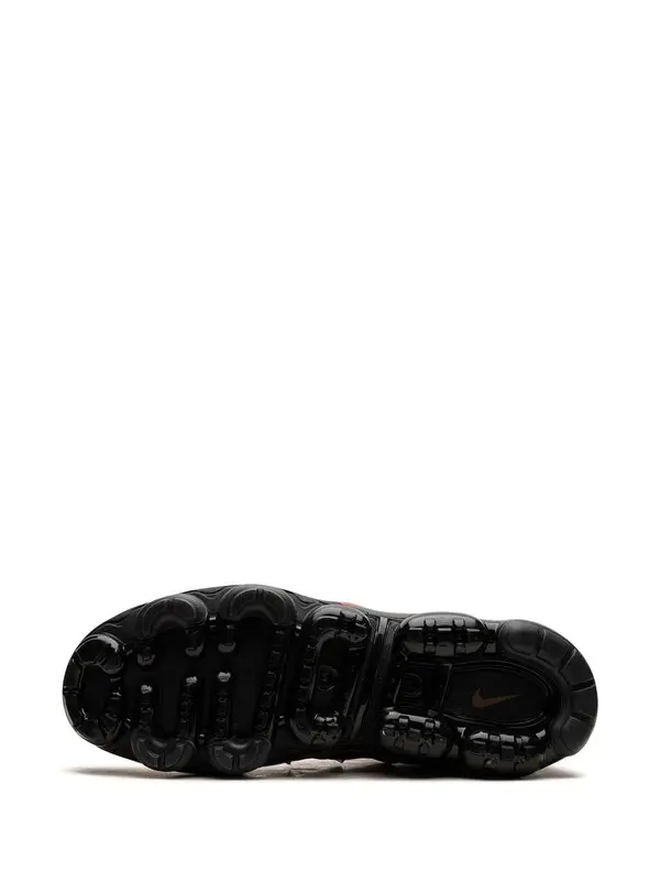 Nike Vapormax Plus Sneakers - Black