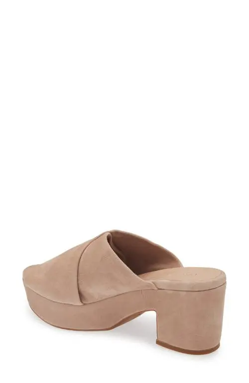 CHOCOLAT BLU Georgette Platform Slide Sandal - Latte Suede