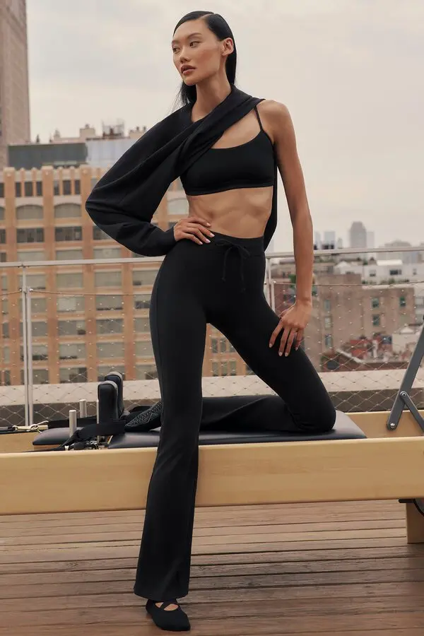 Alo Yoga Sway Bootcut Sweatpant - Black
