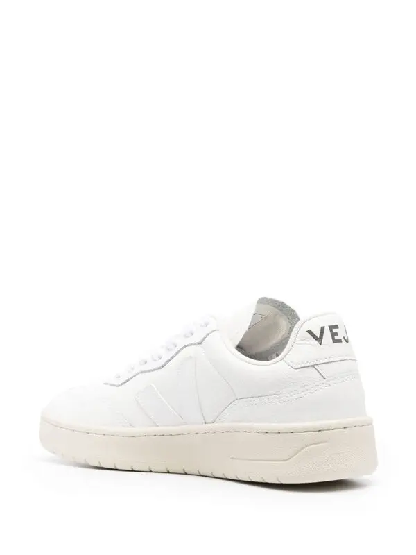 VEJA V-90 Low-top Sneakers - White