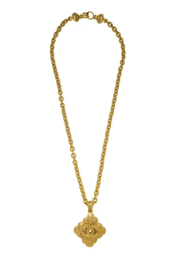 Chanel Filigree Clover Pendant Necklace - Gold