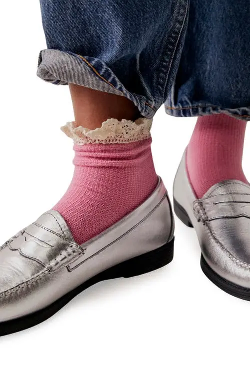 Free People Beloved Waffle Knit Ankle Socks With Lace Trim - Bubblegum