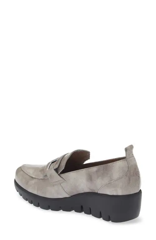 WONDERS Lug Platform Wedge Loafer - Textured Grey Patent