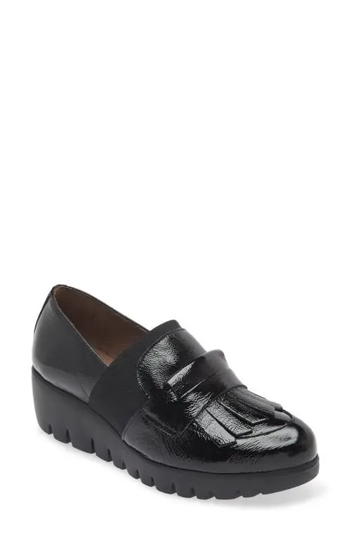 WONDERS Kiltie Platform Loafer