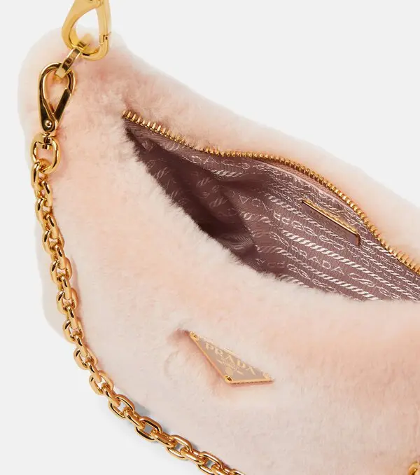 Prada Re-edition 2005 Shearling Shoulder Bag - Pink