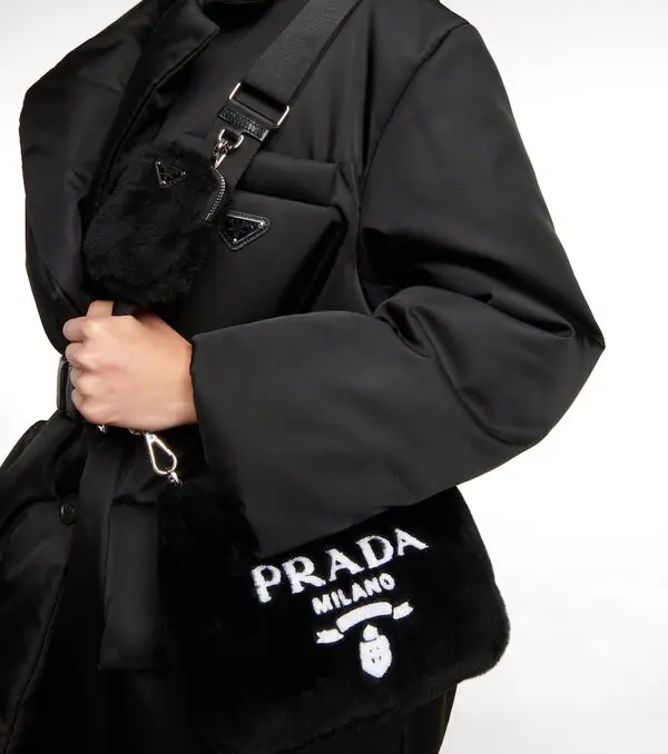 Prada Re-edition 2005 Small Shoulder Bag