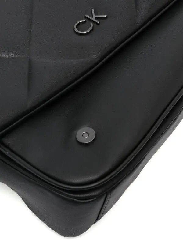 Calvin Klein Logo-plaque Quilted Shoulder Bag - Black