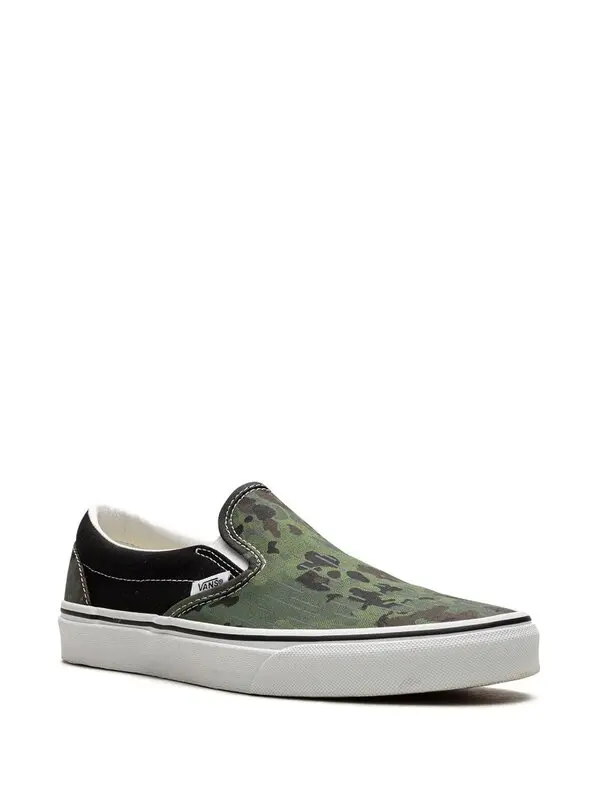 VANS Classic Slip-on Camo Sneakers - Green