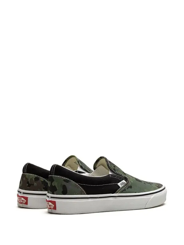 VANS Classic Slip-on Camo Sneakers - Green