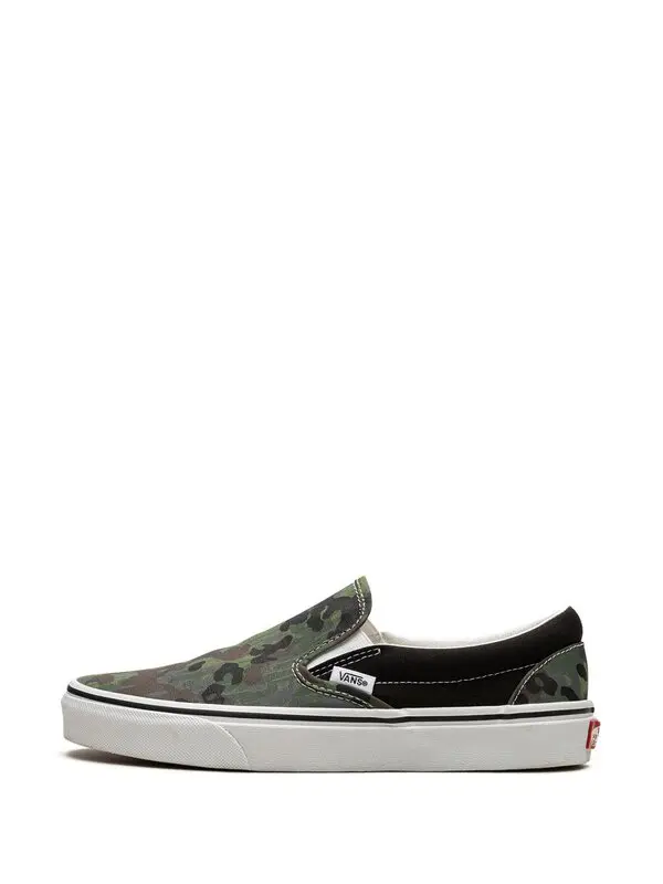 VANS Classic Slip-on Camo Sneakers - Green