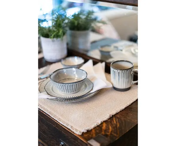 BIA CORDON BLEU Colonnade 16 Piece Dinnerware Set
