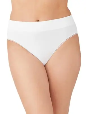 Wacoal Feeling Flexible Hi-cut - White
