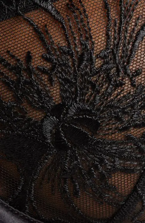 ETAM Amaryllis Embroidered Underwire Demi Bra