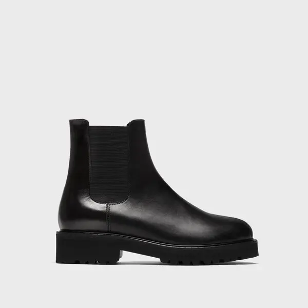Theory Lug Chelsea Booties In Leather - Black
