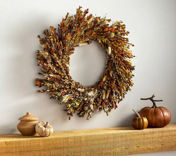 EVERGREEN Bunny Tail Grass Boxwood Wreath