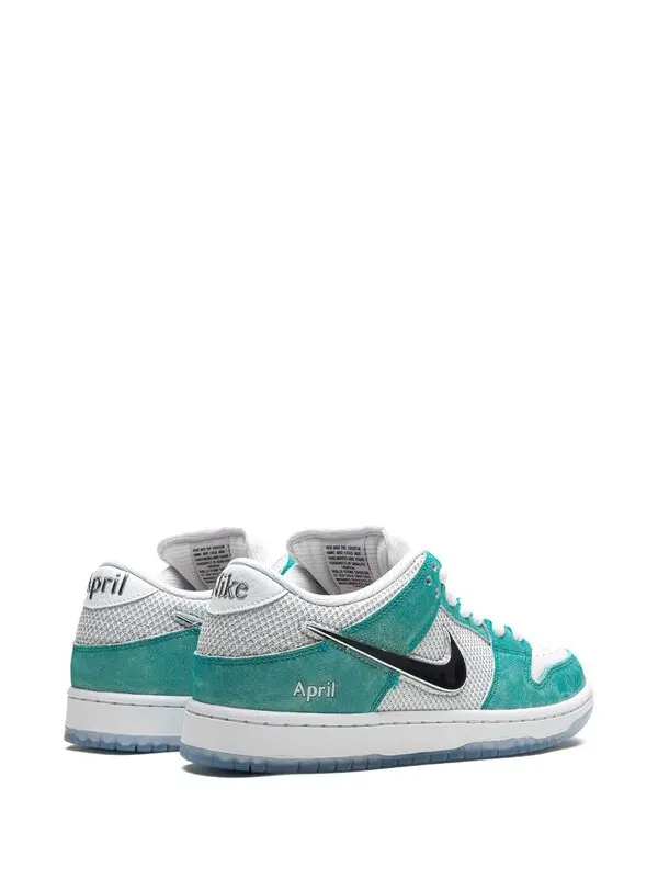 Nike Dunk Low Pro Qs April Skateboards Sneakers - White