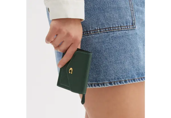 COACH Wyn Small Wallet