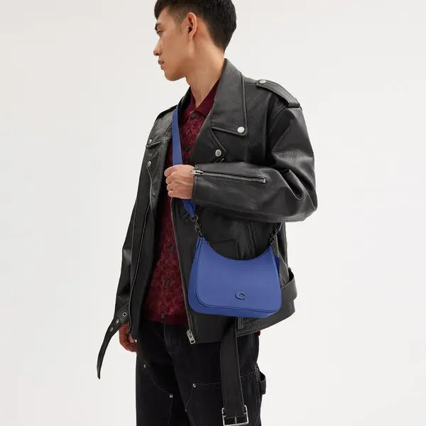 バッグ Coach Hobo Signature Blue Bag Coach Hobo Crossbody Bag In Blueberry - 30% Off | Editorialist