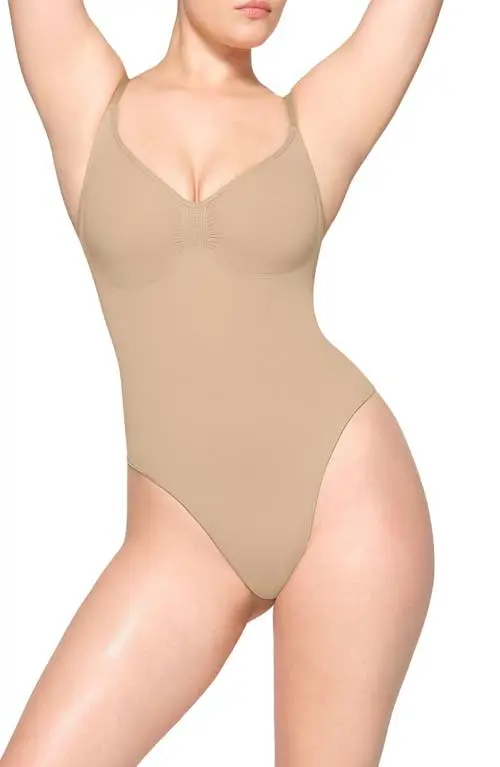 SKIMS Seamless Sculpt Thong Bodysuit - Clay