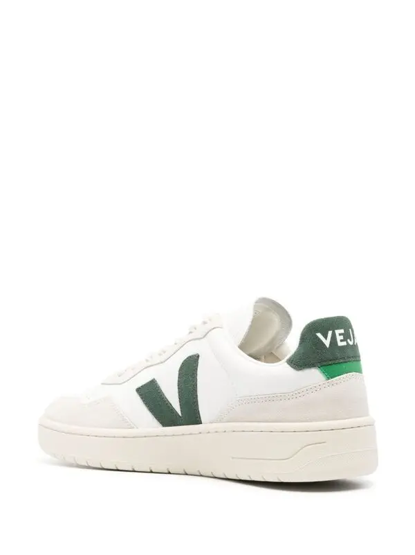VEJA V-90 Low-top Sneakers - White