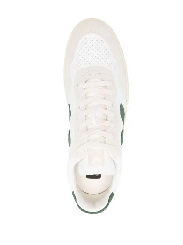 VEJA V-90 Low-top Sneakers - White