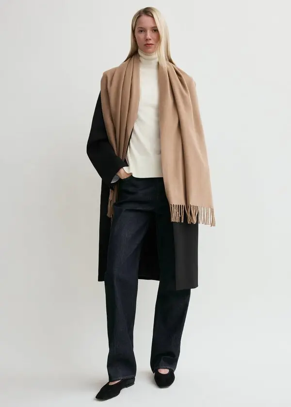 TOTEME Classic Wool Scarf - Camel