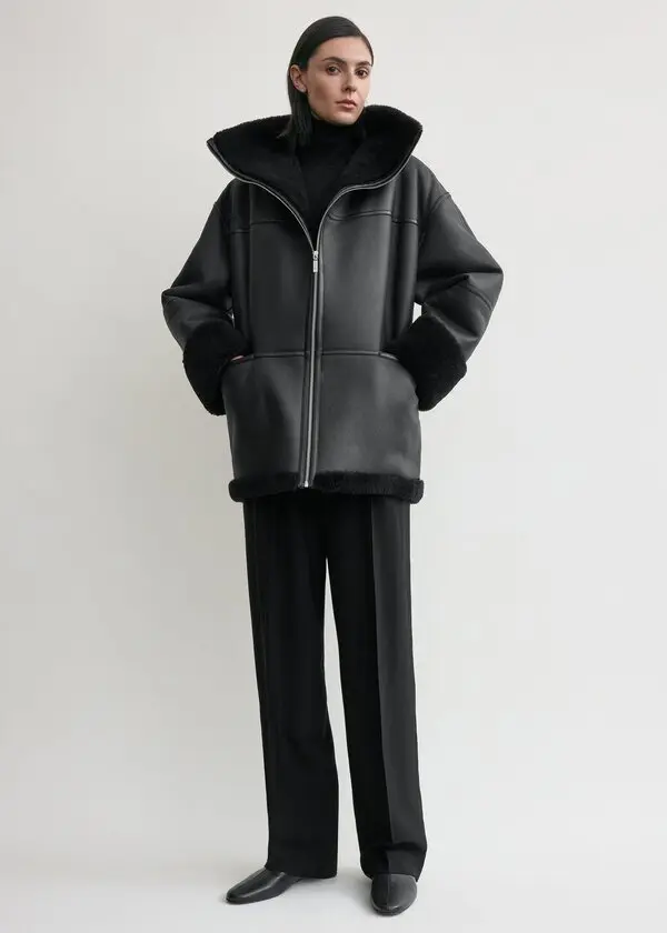 TOTEME Signature Shearling Jacket - Black