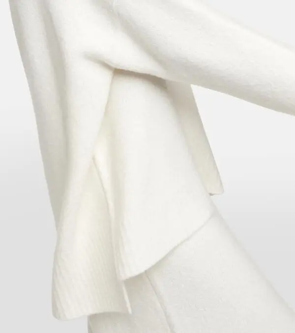 LISA YANG Elwinn Cashmere Turtleneck Sweater
