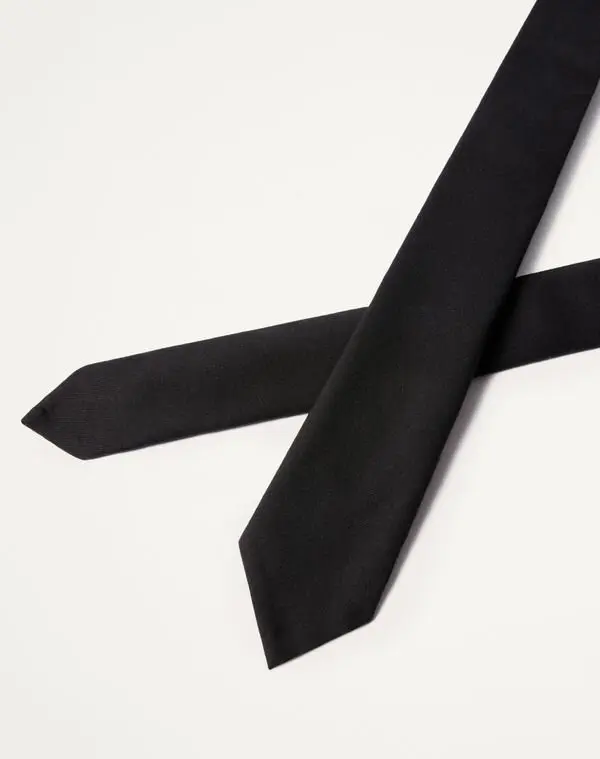 Valentino Garavani Valentie Neck Tie