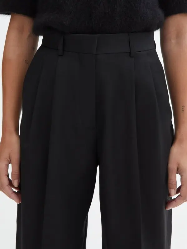 HOUSE OF DAGMAR Wide Cropped Suit Trousers