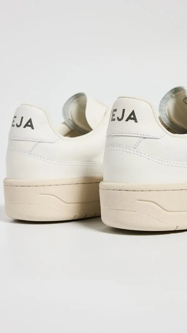 VEJA V-90 Sneakers - Extra White