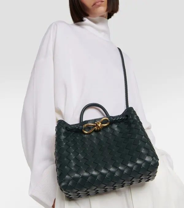 Bottega Veneta Andiamo Small Leather Tote Bag