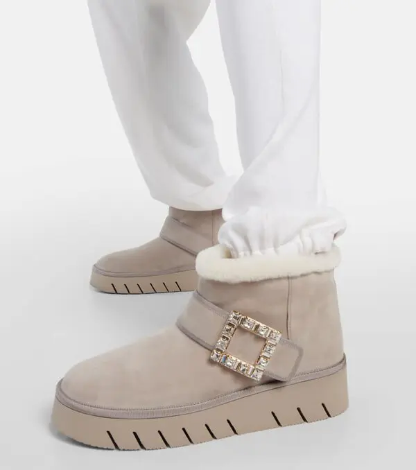 ROGER VIVIER Viv' Winter Ankle Boots