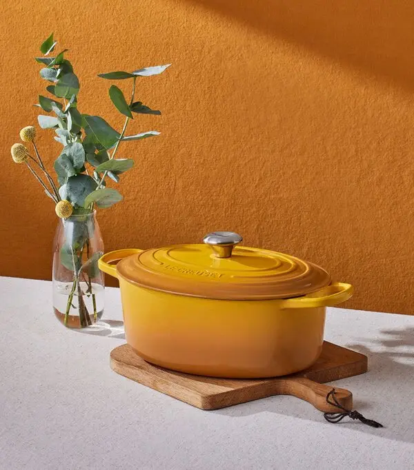 LE CREUSET Cast Iron Signature Round Casserole Dish