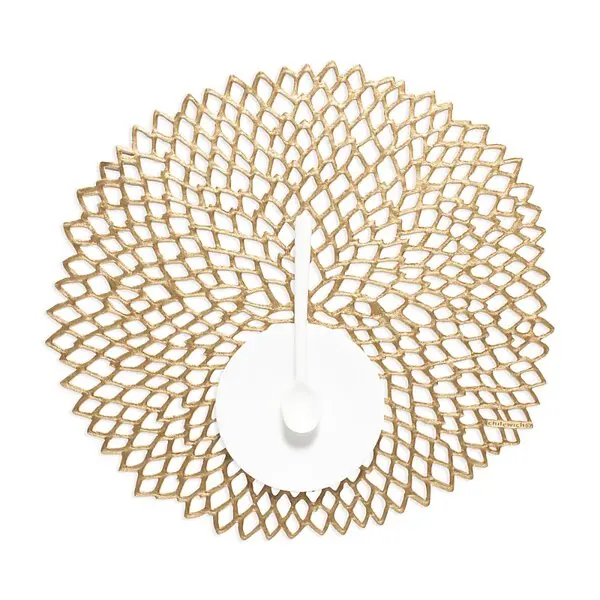 CHILEWICH Dahlia Pressed Vinyl Round Placemat - Brass