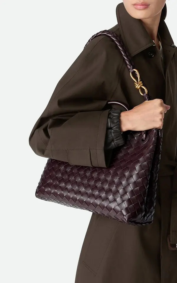 Bottega Veneta Medium Andiamo Intrecciato Leather Tote - Burgundy