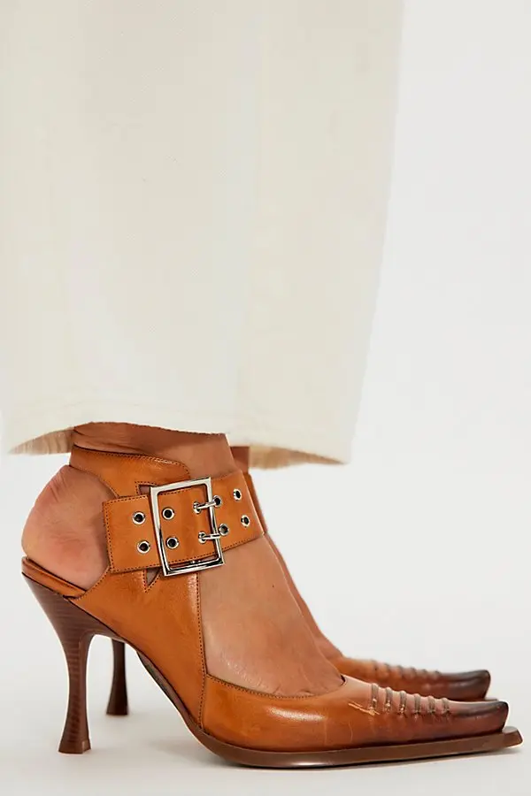Jeffrey Campbell Presley Pointed Heels - Tan Ruboff