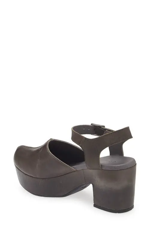 CHOCOLAT BLU Gabrielle Platform Clogs - Olive Leather