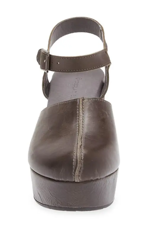 CHOCOLAT BLU Gabrielle Platform Clogs - Olive Leather
