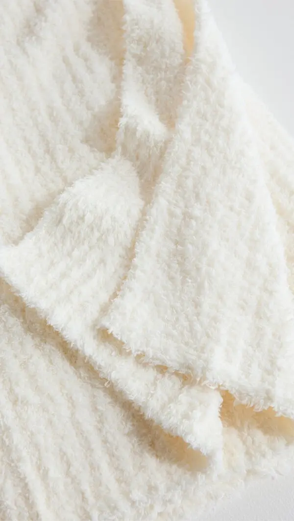 Barefoot Dreams Cozychic Ribbed Throw - Pearl