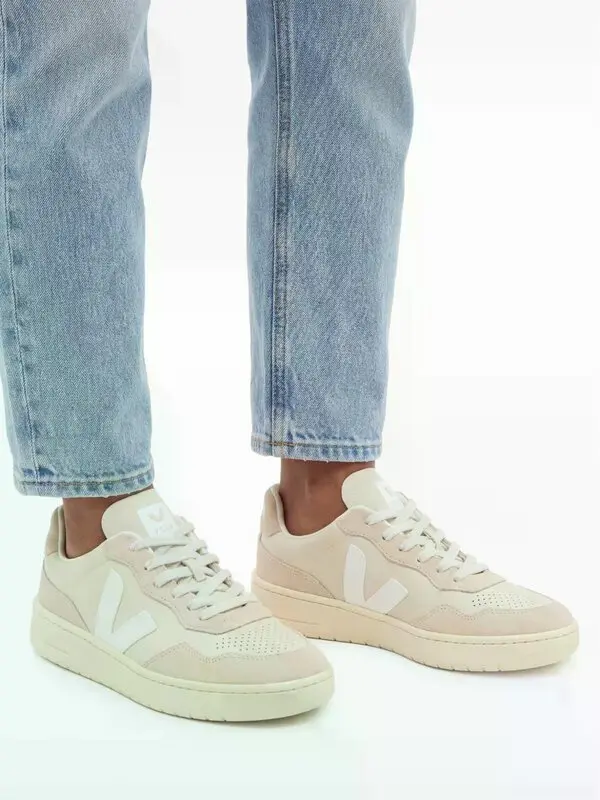VEJA V-90 Leather Sneakers - Neutrals