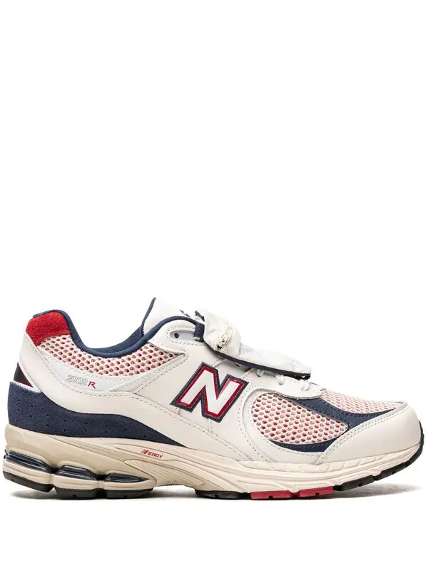 NEW BALANCE 2002r Sneakers - White